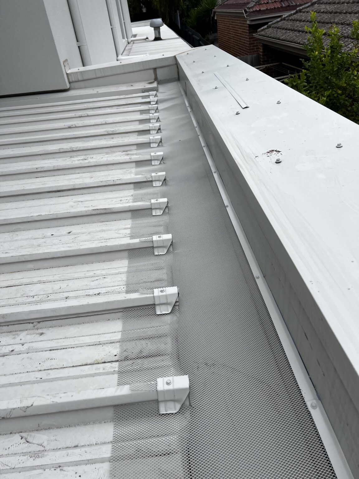 Box Gutter Fixing Ledge Trim – DIY Gutter Guard